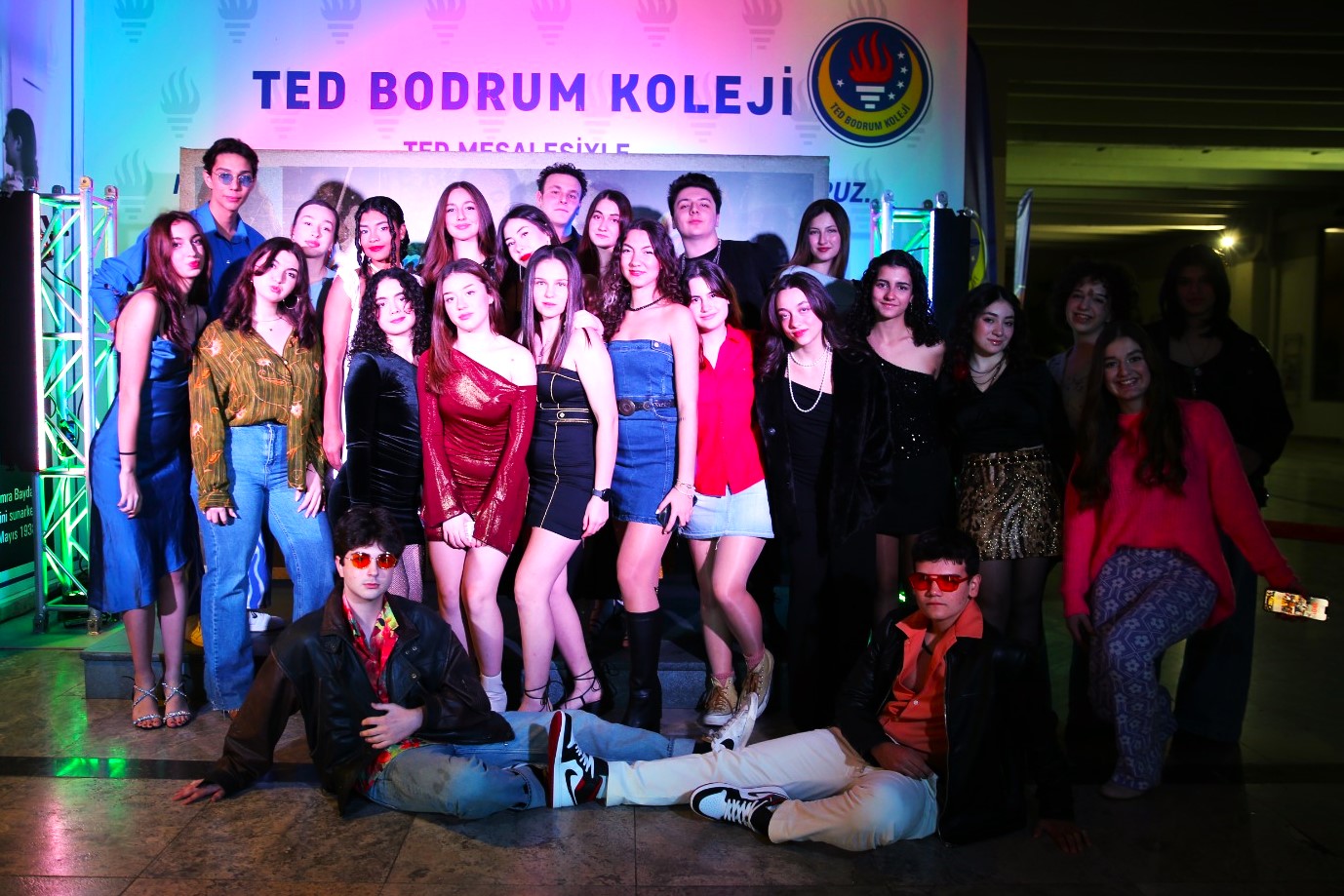 ERKİN KORAY TED BODRUM KOLEJİNDE ŞARKILARIYLA ANILDI - bodruMania